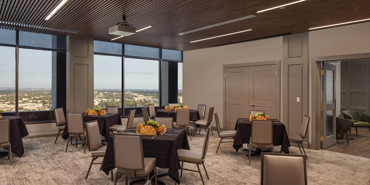 The Summit Club – Ford AV