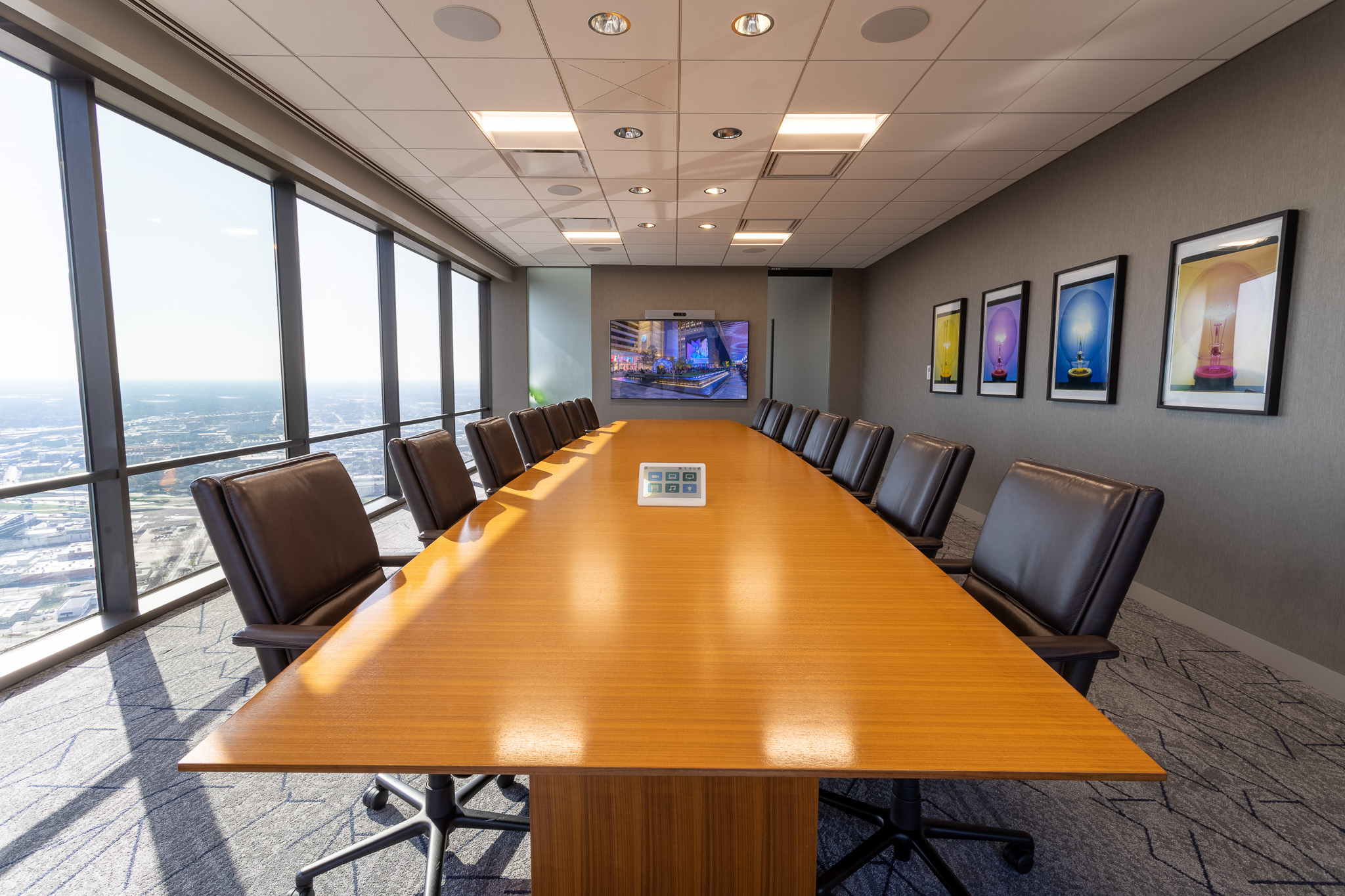 AT&T 37th Floor Media Studio – Ford AV