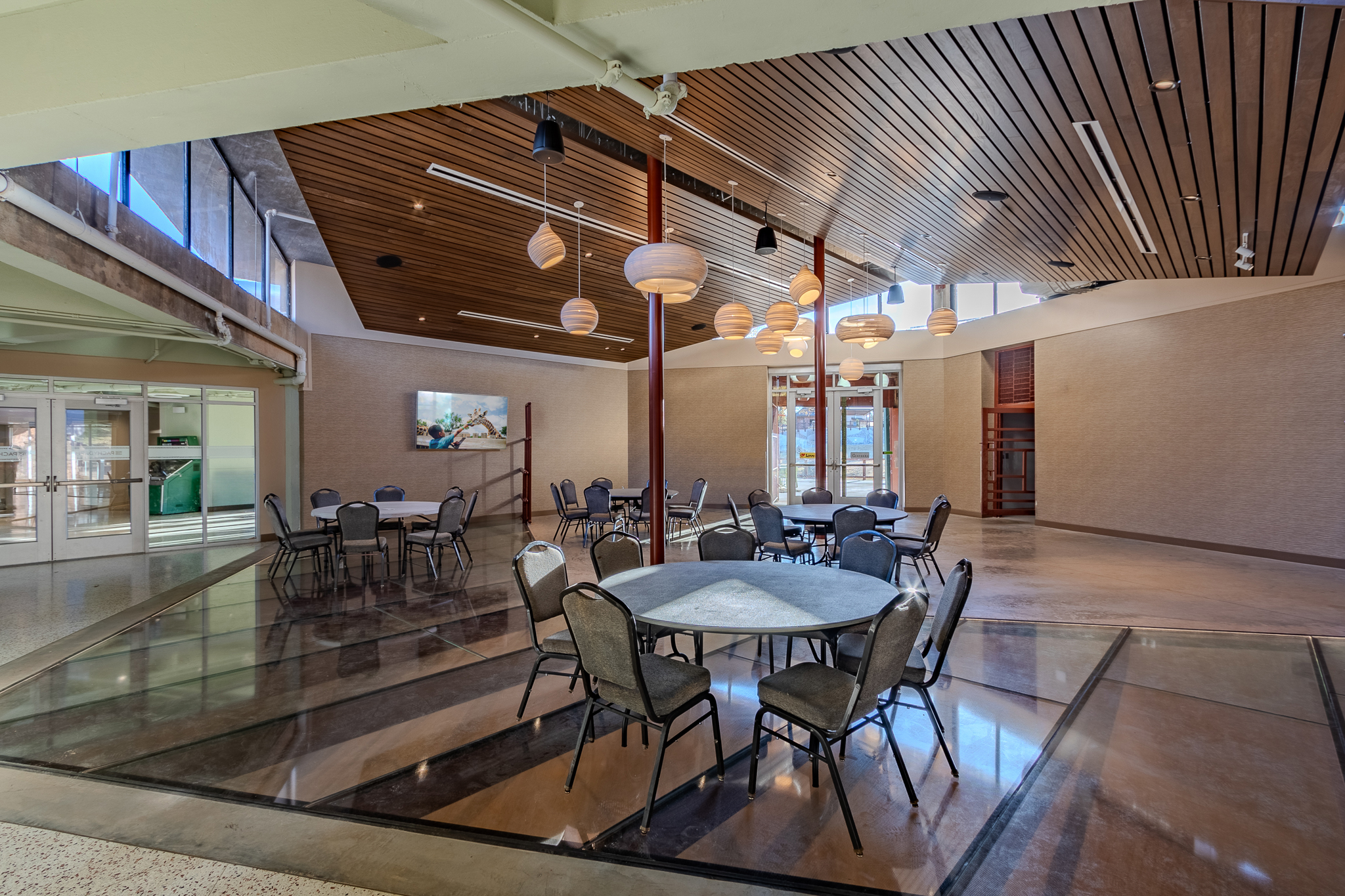 Oklahoma City Zoo – Ford AV