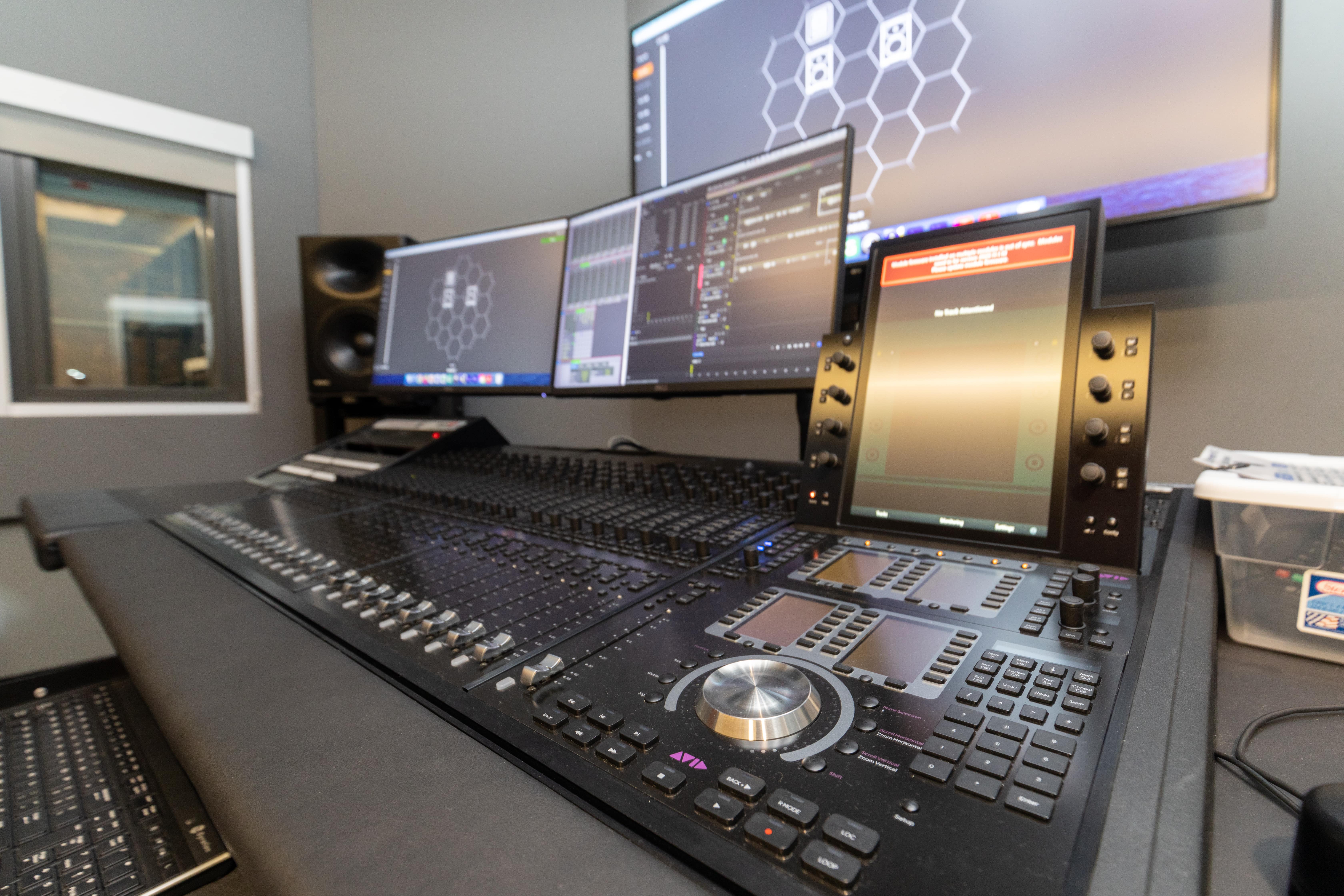 University of Hawaii – Ford AV