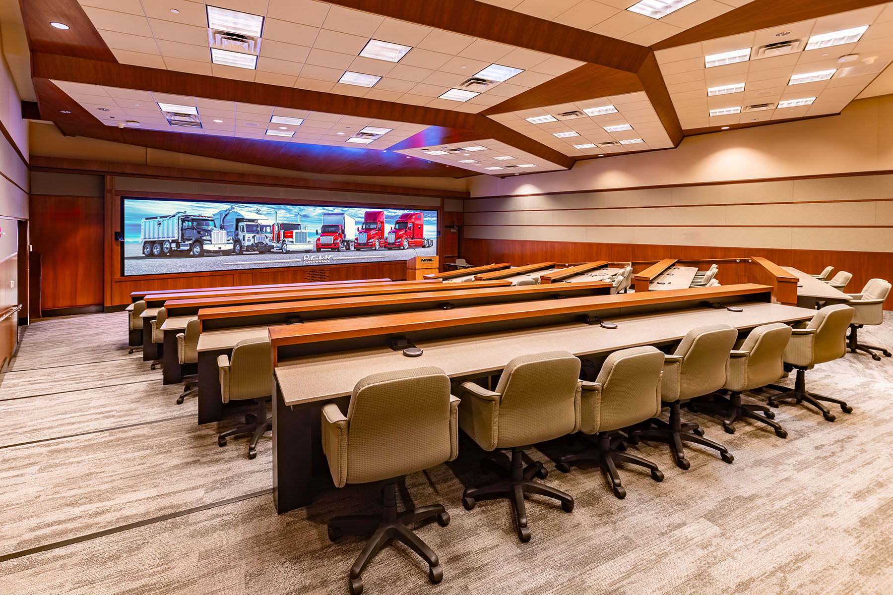 Corporate Auditorium AV and Video Wall at Peterbilt – Ford AV